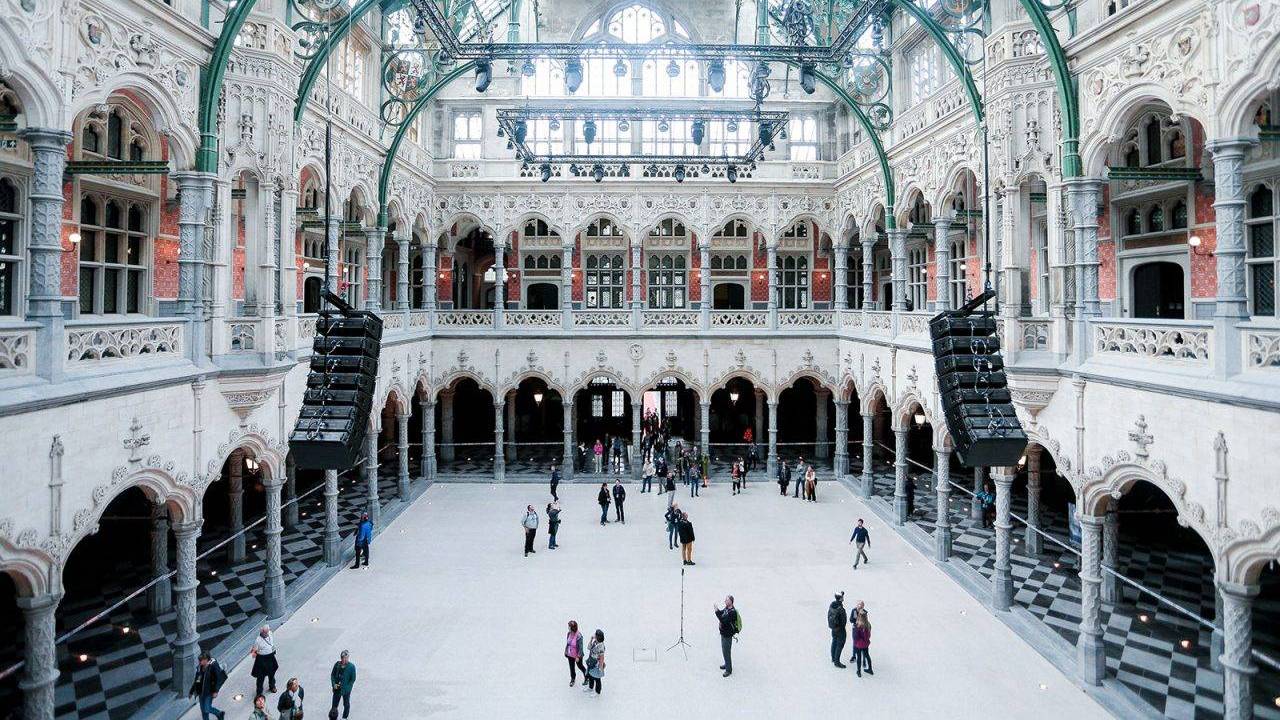 Wandelen langs en door Antwerpse klassiekers tijdens CM Urban Walk - CM ...